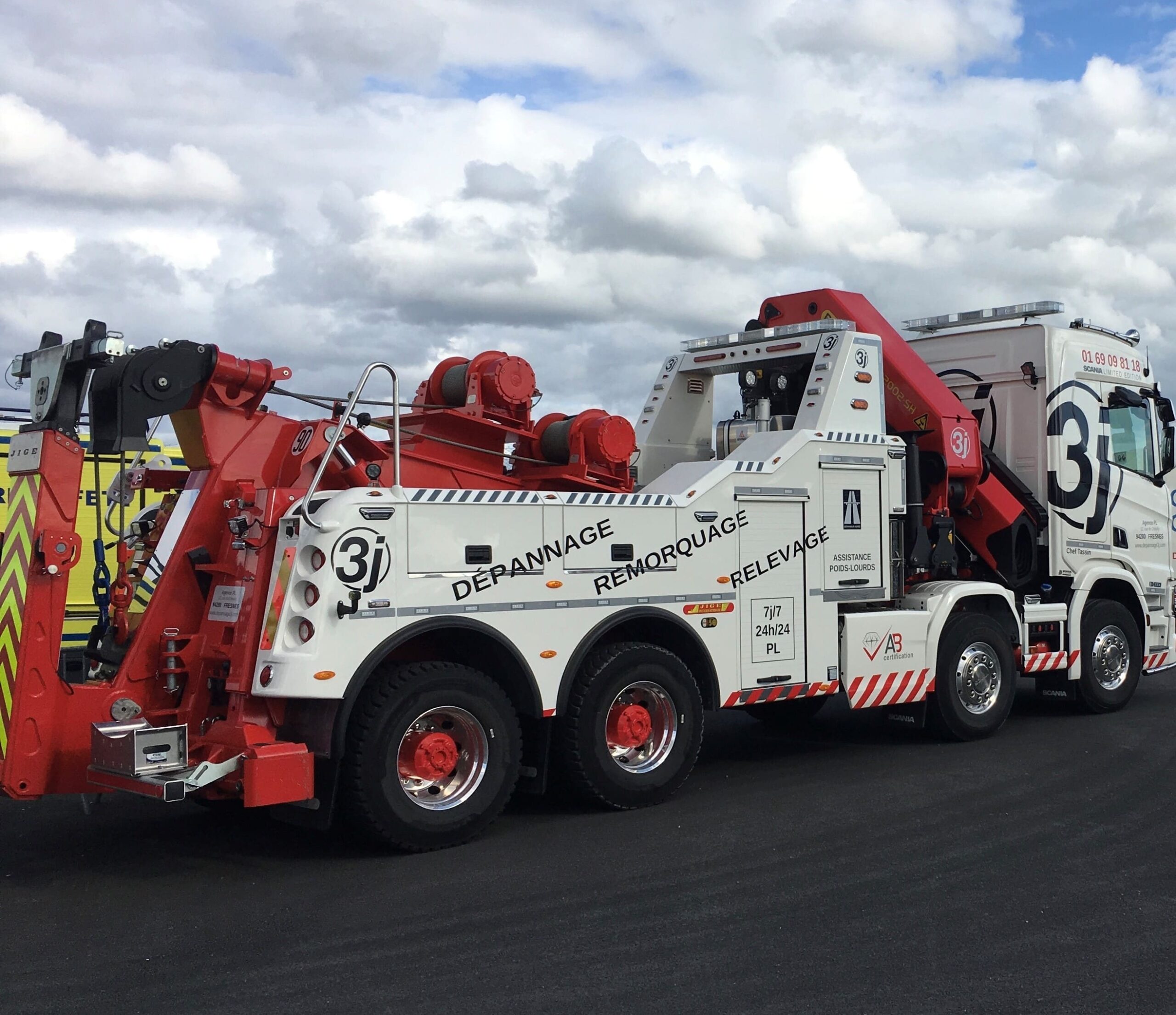 Notre flotte - Dépanneuses poids lourd | 3j